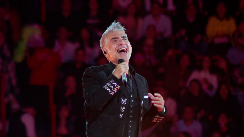 Alejandro Fernández regresa a Colombia con su gira “De Rey a Rey”, un ...
