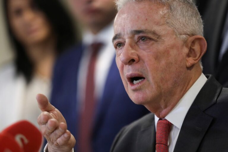 Uribe aclara polémica frase sobre redes sociales y asegura que llamó a ...