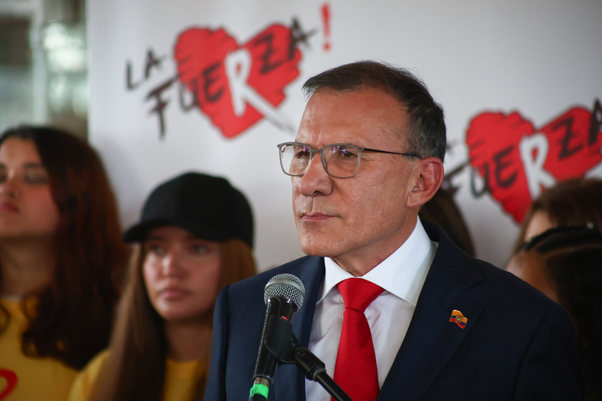 Roy Barreras rechaza arancel del 30 % impuesto por Ecuador y alerta ...
